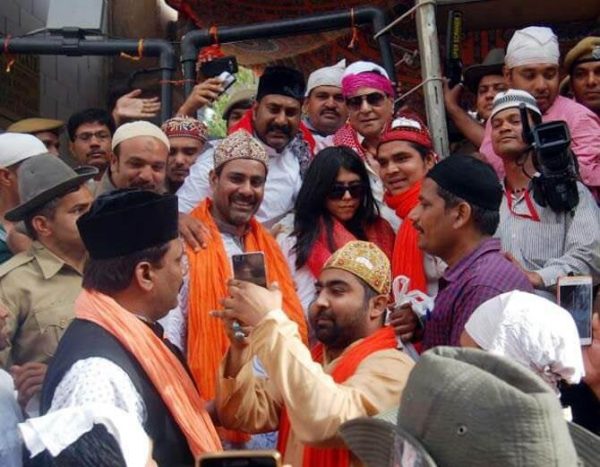 हैंडसम हंक जितेंद्र हुए 75 के, दादा पोता साथ मनाएंगे जन्मदिन (Happy ...