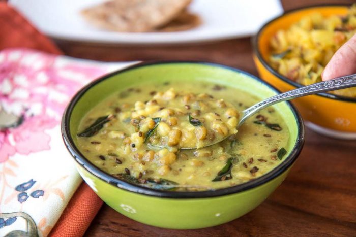 ट्रेडिशनल फ्लेवर: गुजराती खट्टा मूंग (Traditional Flavour: Gujarati ...