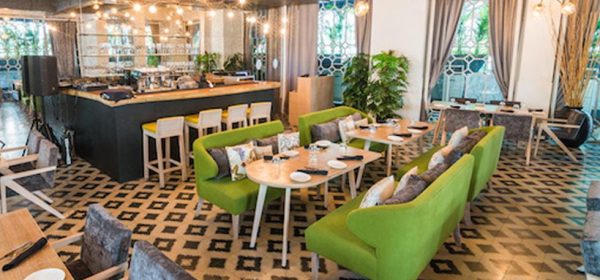 आलिया, दीपिका, शिल्पा...को देखना है तो यहां जाइए (Favourite Restaurants ...