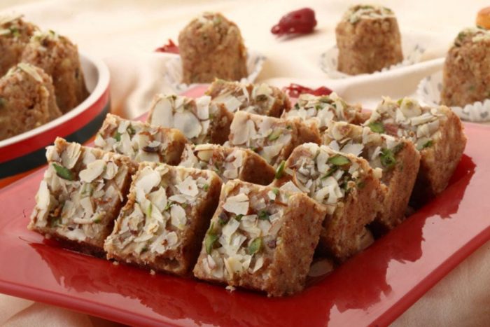 विंटर स्पेशल स्वीट: गुजराती अड़दिया पाक (Winter Special Sweet: Gujarati ...