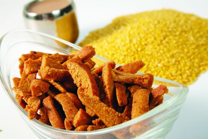 टी टाइम स्नैक्स: मूंगदाल स्टिक (Tea Time Snacks: Moong Dal Snacks)