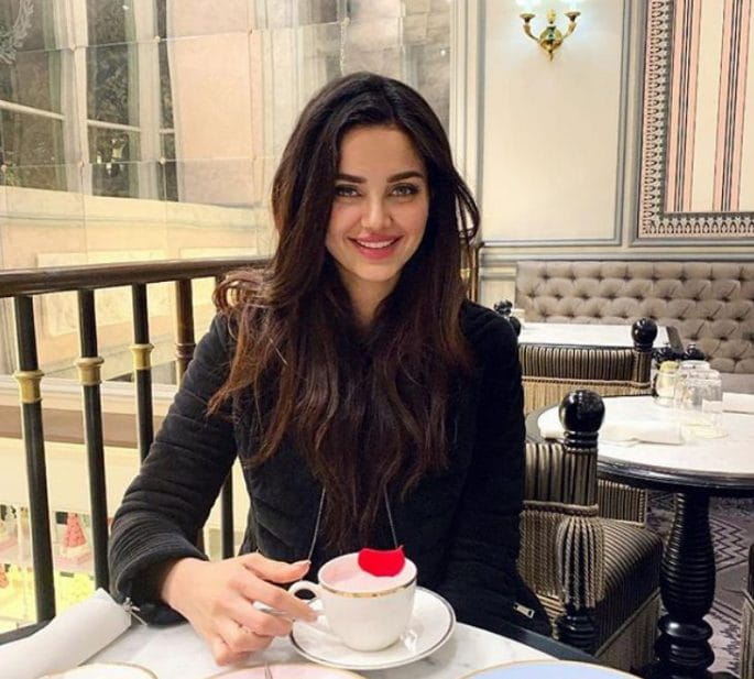 आलिया के हमशक्ल की पिक सोशल मीडिया पर छाई (Shruti Seth's Daughter Alina ...