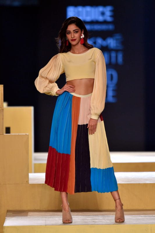 अनन्या पांडे के स्टाइल सीक्रेट्स बता रही हैं लैक्मे फैशन वीक 2021 ...